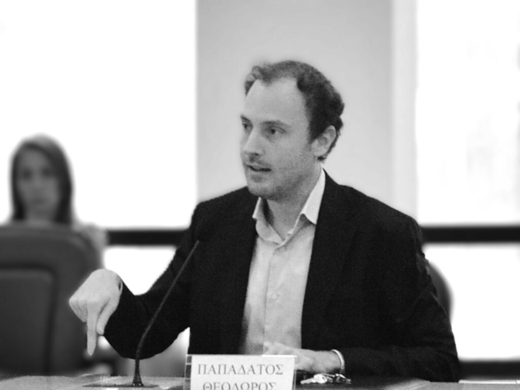 Η καταγγελία του Θ. Παπαδάτου για την παρουσία της Αστυνομίας στη ...